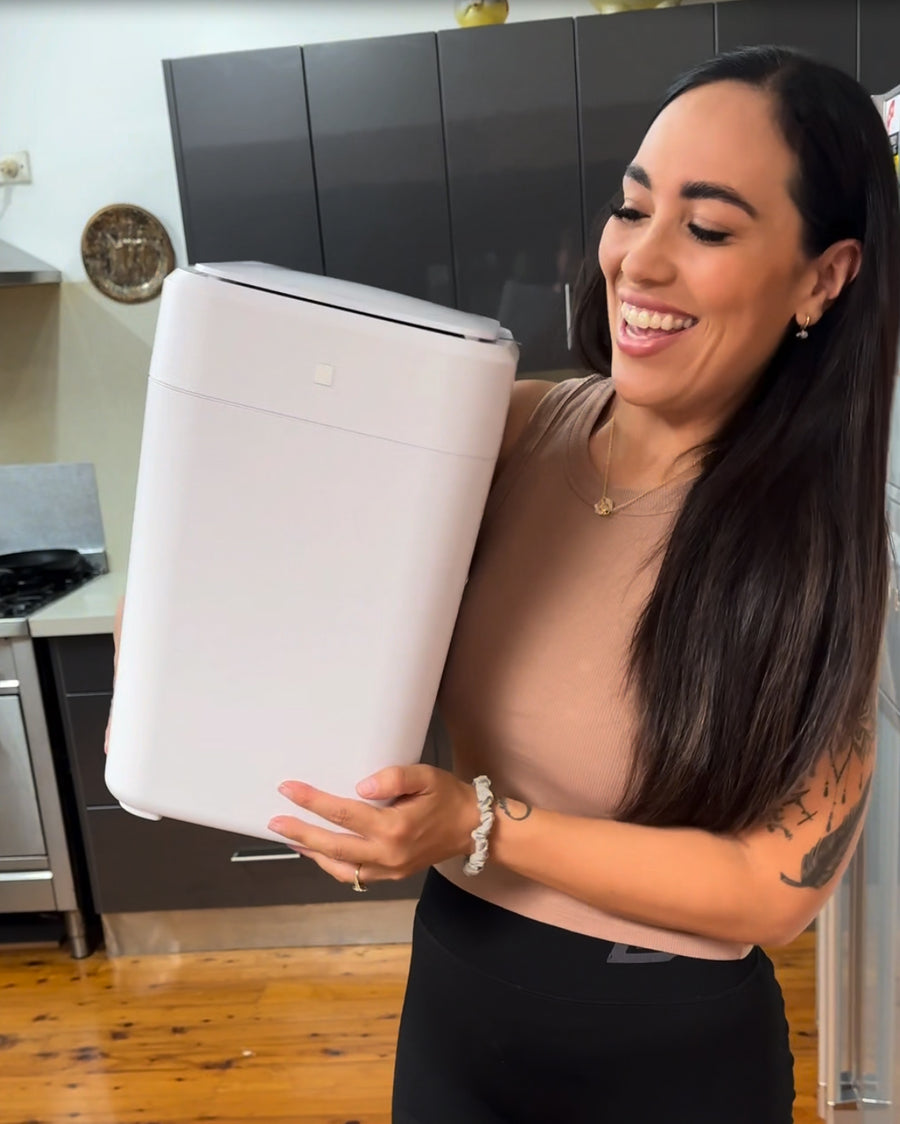 The Self-Sealing and Self-Changing Smart Bin | Numi